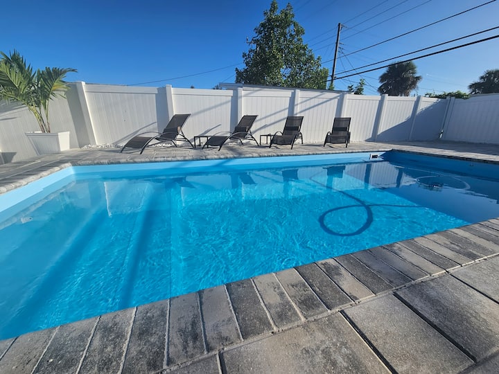 Heated Pool Home 10 Miles Beach 3 Miles Img - Longboat Key, FL