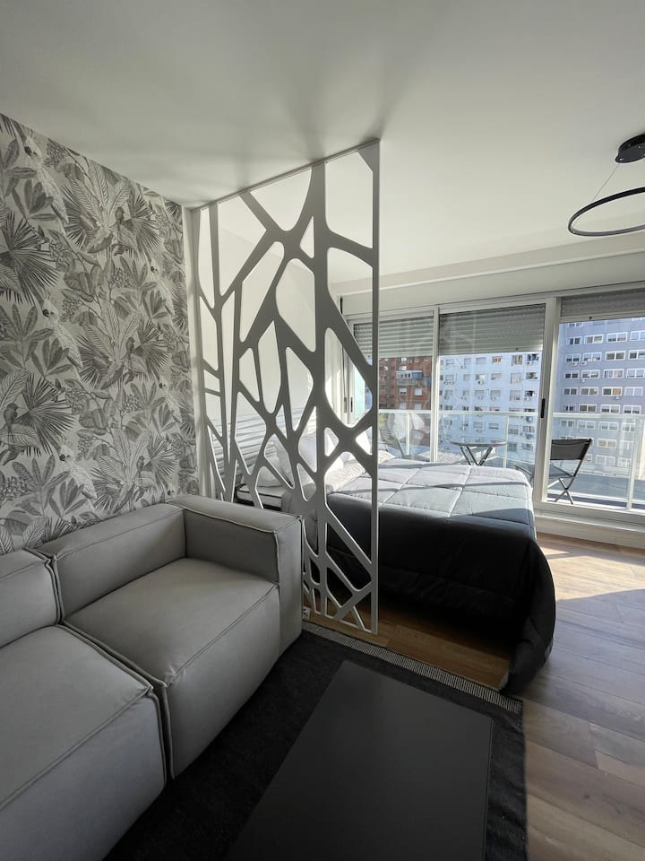 Apto Nuevo Moderno Y Con Piscina - Montevideo