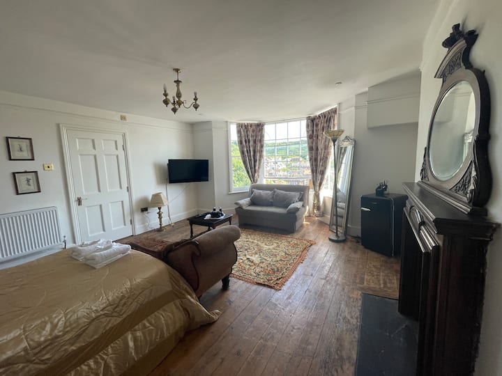 Spacious Sea View Family Room, Bed & Sofa-bed - ヘースティングズ