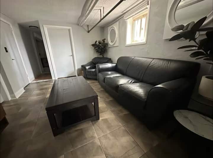 5 Min From Downtown Elmhurst ! - Elmhurst, IL