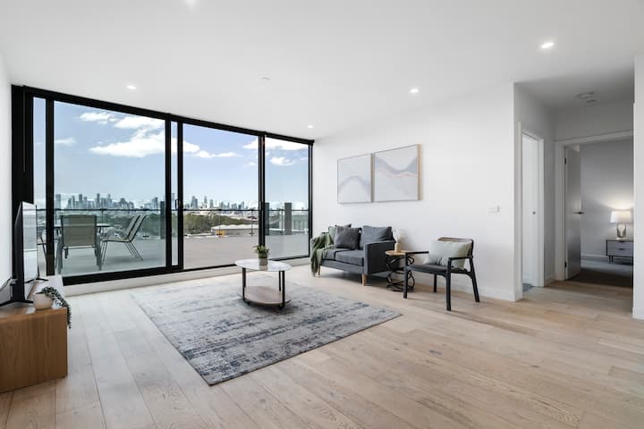 Stunning River & City Views  + Huge Balcony! - Williamstown