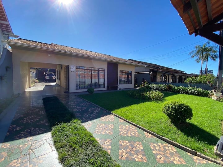 Ampla Casa Térrea Em Joinville - Joinville