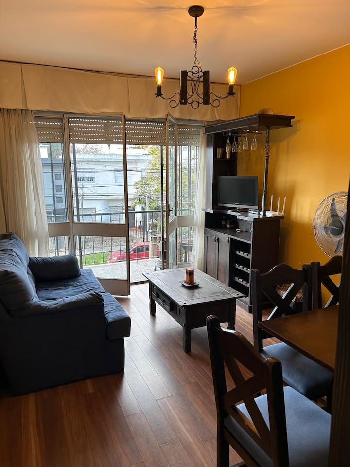 Acogedor Apto Con Balcón Tipo Parisino, Buceo, Mvd - Montevideo