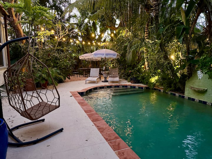 One-of-a-kind Flamingo Park Escape (Pool+parking) - West Palm Beach, FL