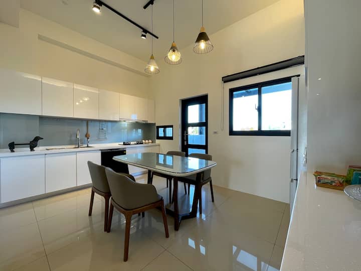 &安農1號旅店-301、302兩間雙人房共用一衛浴，位於三樓同層可睡4-5人 - 宜蘭縣