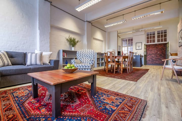 Spacious Haven With Rooftop Pool And Cafe - Cape Town