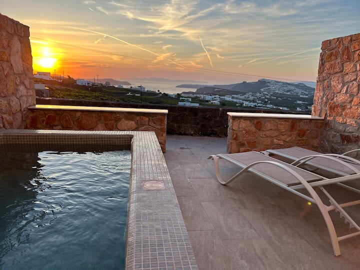 Aroma Cavas With Panoramic View And Jaccuzi - Santorini