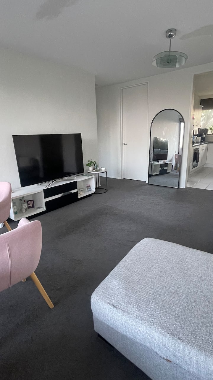 Bedroom In An Ocean View Unit - Manly