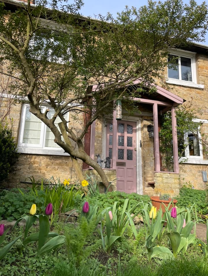 Dolly’s Cottage, Short Walk To Silverstone Circuit - Towcester