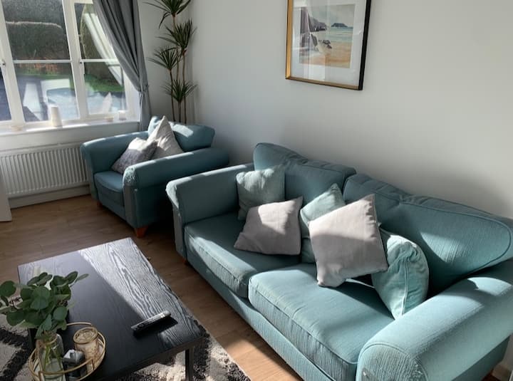 Modern 2-bed Home, Garden & Parking | Sleeps 4 - Exeter