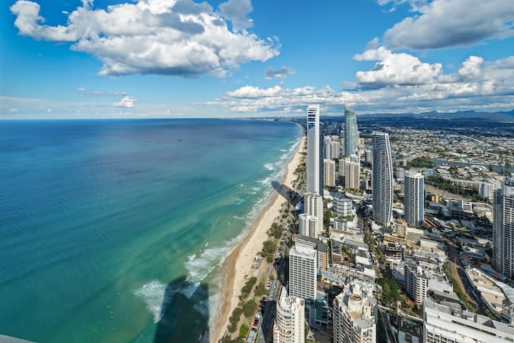 Oceanfront Serenity 2b2b+sofa Bed Ocean View Apt - Surfers Paradise
