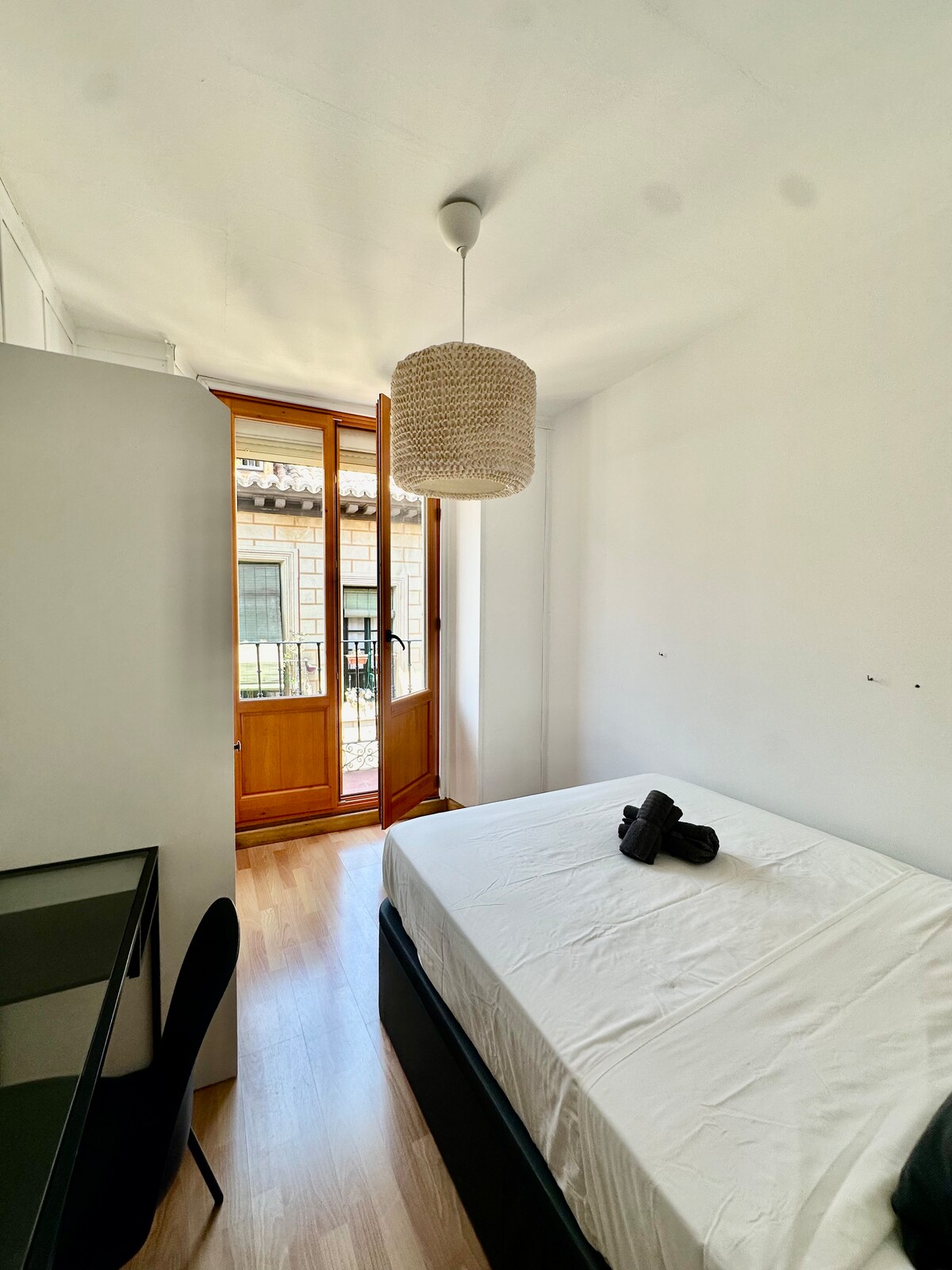 JV6-03 Modern accommodation with central location - Apartments for Rent ...