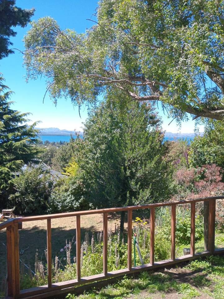 Cómoda Casa En Zona Residencial - San Carlos de Bariloche
