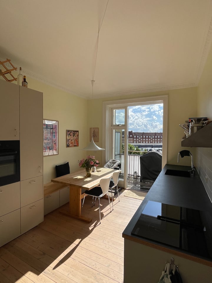 Large, Bright Apartment Near The City-center - Kopenhagen