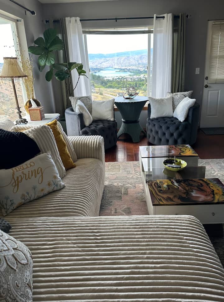 Top Shelf Of Wenatchee - Lincoln Rock State Park, East Wenatchee