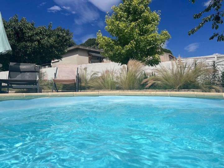 Maison Au Calme Avec Piscine - Roquemaure