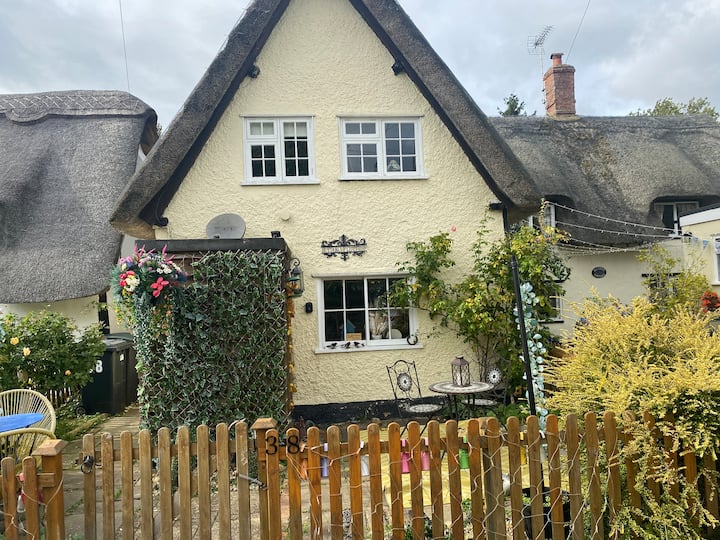 Cosy Thatched Country Cottage - 17th Century - Bedfordshire