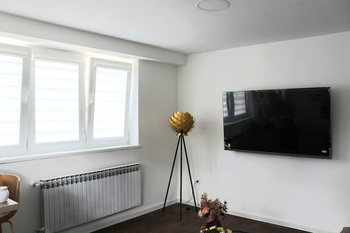 Peaceful 2-bedroom Flat In Sarajevo With Parking - Sarajevo