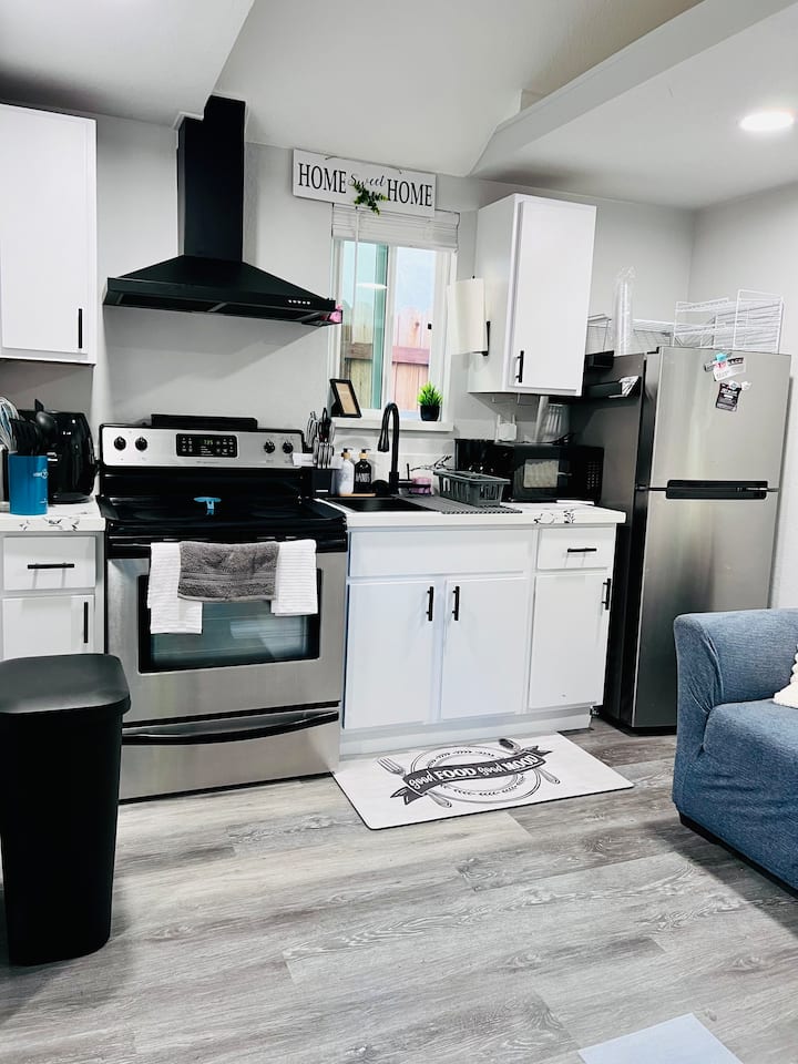 Modern Cozy Tiny Home
Private Patio Gated - Sacramento, CA