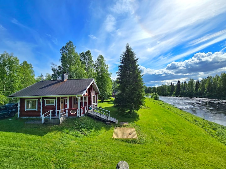 Tunnelmallinen Villa Hiisi Joen Rannalla - Suomi