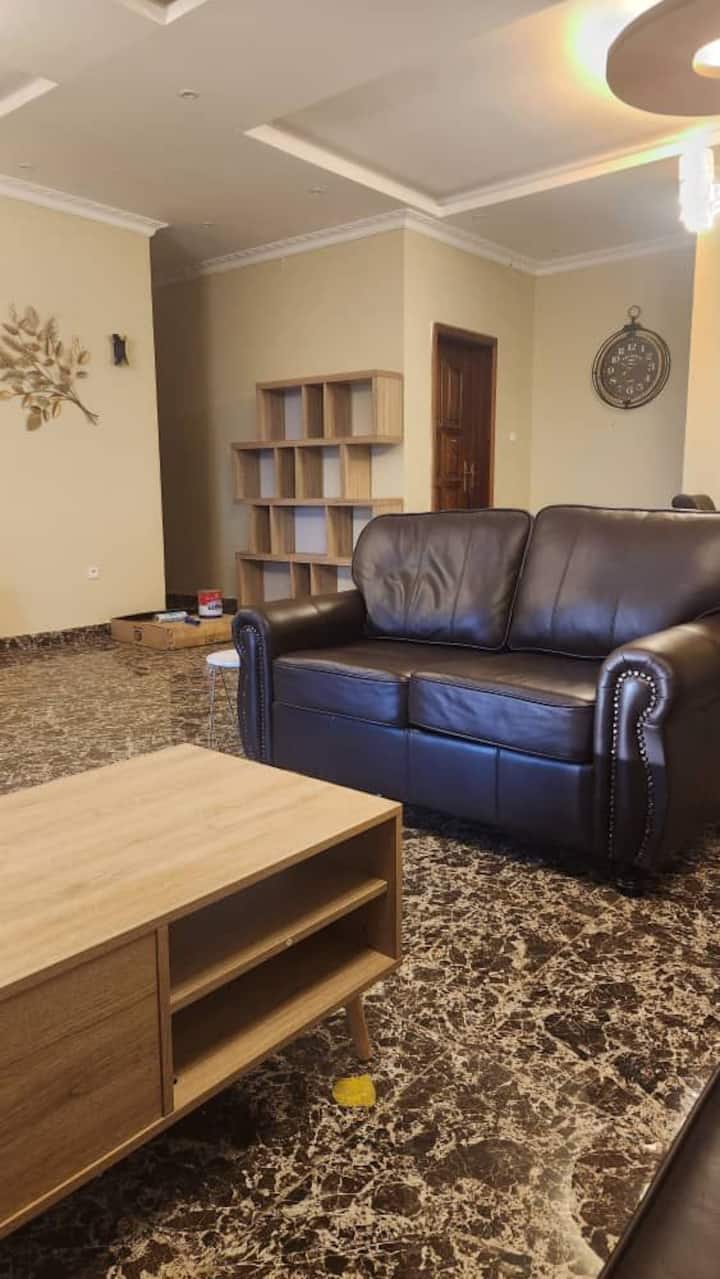 Gd Appt 2 Ch Sécurité
Eau,élec Près Lycée Français - Lubumbashi