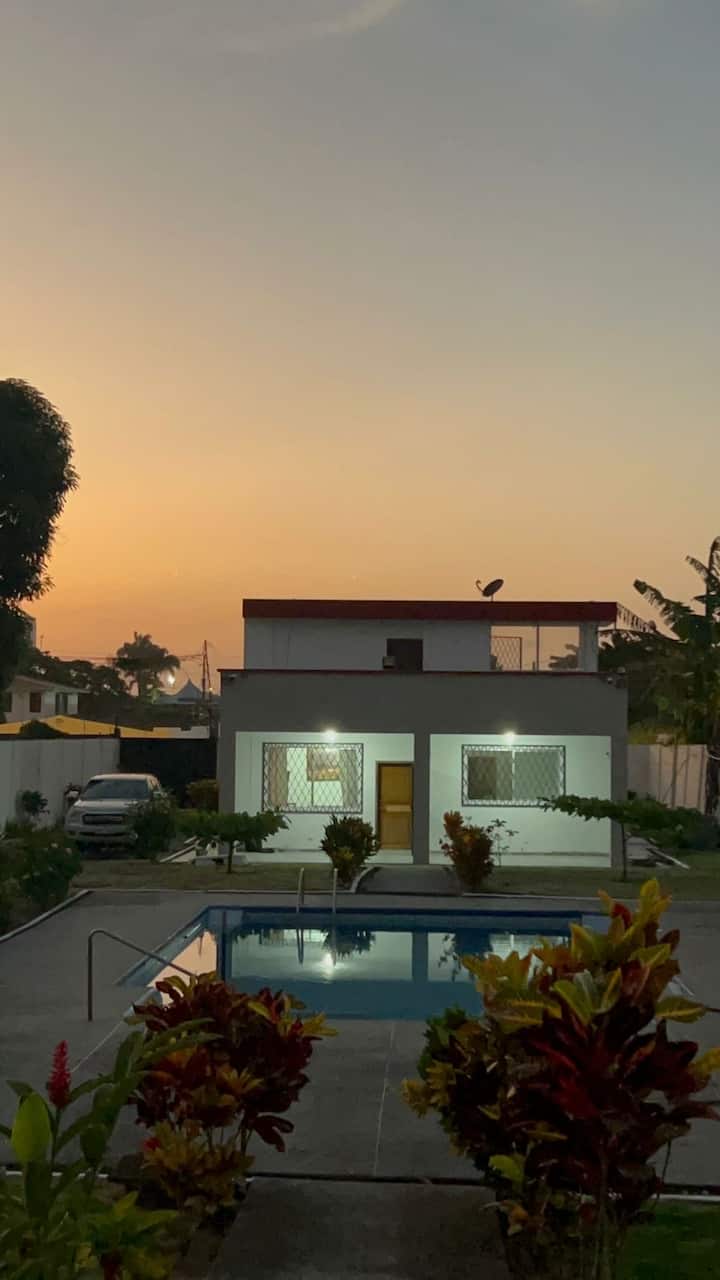 Exclusiva Casa En La Playa - Tonsupa