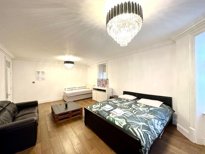 5 Bedroom Flat, 5 Minutes Walk From Oxford Street - Marylebone
