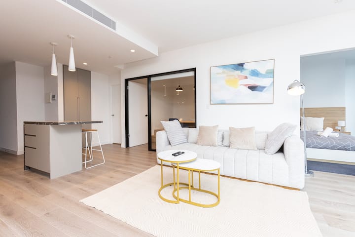 Lvl 66, A Stylish 2 Br Wsp Apt - Melbourne