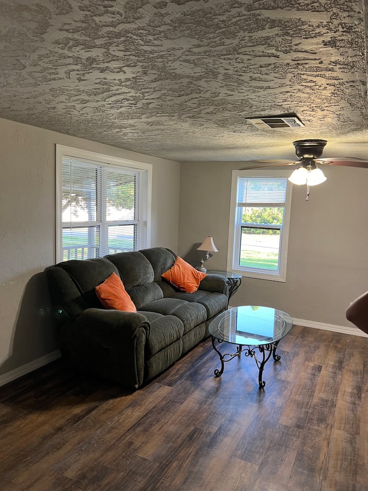 Cozy Cottage - Fort Supply Lake, OK