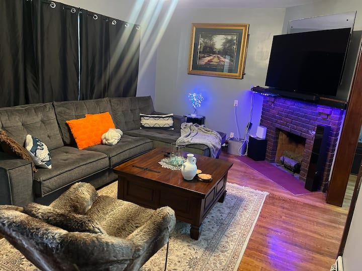 Two Bedroom Downstairs Unit In Lakewood - Cleveland, OH