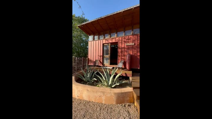 Romantic Lakefront Getaway: Massage, Winery, Yoga! - Spicewood, TX