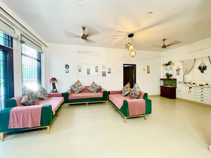 1.3bhk Morden, Couple, Family, Corporate By Instay - Gurugram