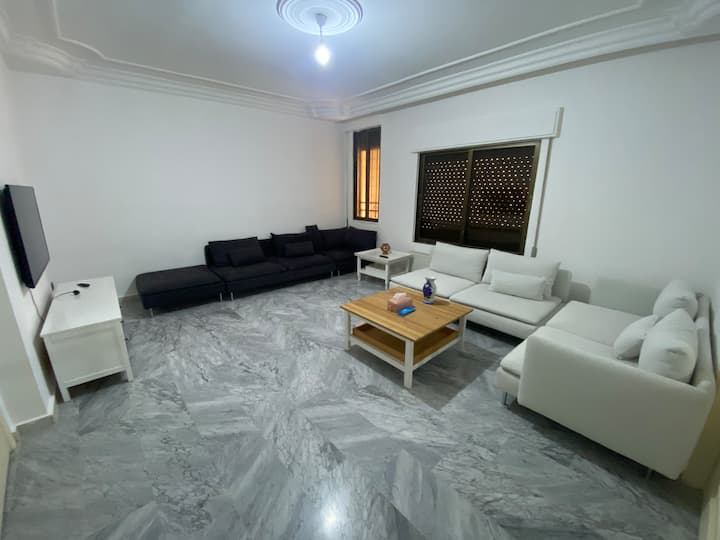 Spacious 4-bedroom Family Haven - Amman