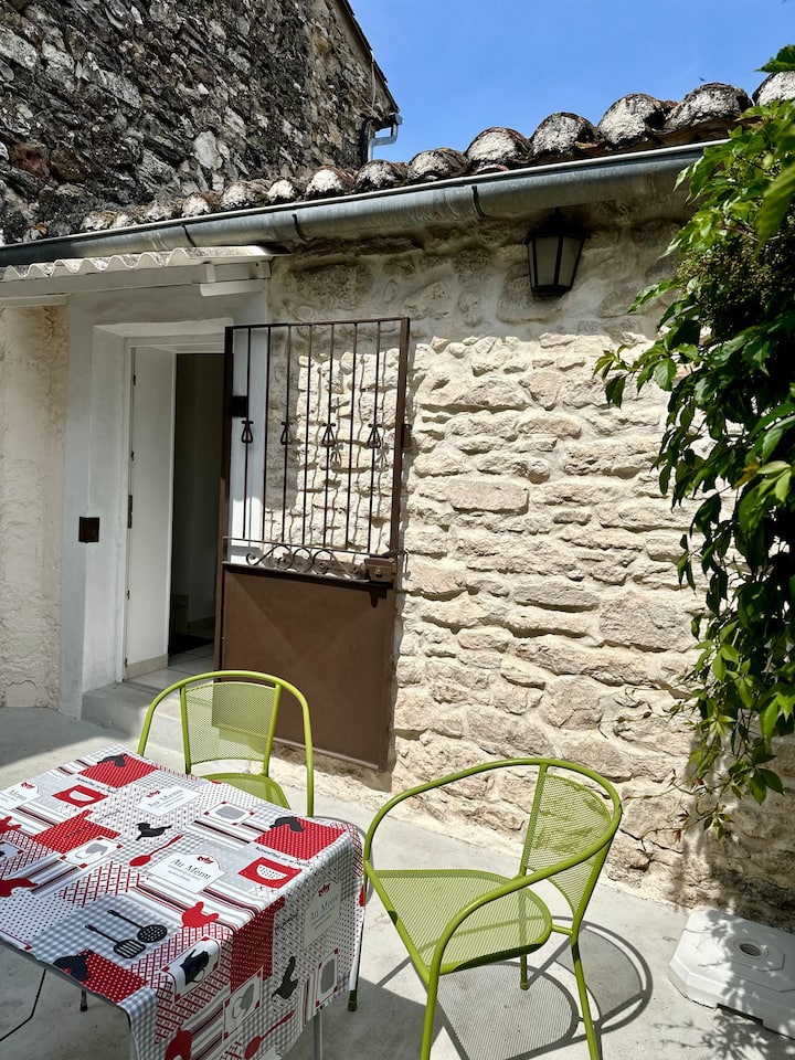 Charme Provençal Au Porte De L'ardèche - Barjac