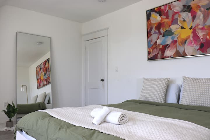 Stunning Private Room In Midtown Toronto + Netflix - Toronto