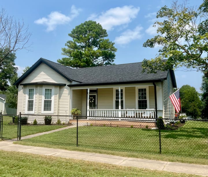 Charming Home Near Downtown | Upscale Stay - Truman Reservoir, MO
