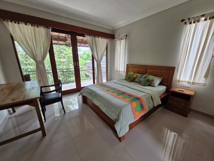 Quiet Ubud Stay: Balcony, Ac, Wi-fi, Breakfast #1 - Ubud