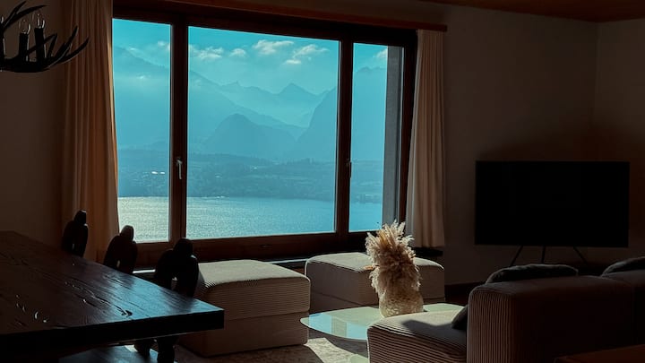 Chalet With Pool, Lake Thun And Mountain Views - 施皮茨