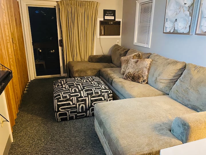 Best Location For Concert Goers And Beach Lovers. - Gilford, NH