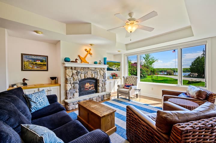 The Anchor Lake View Condo In Ellison Bay - Washington Island, WI