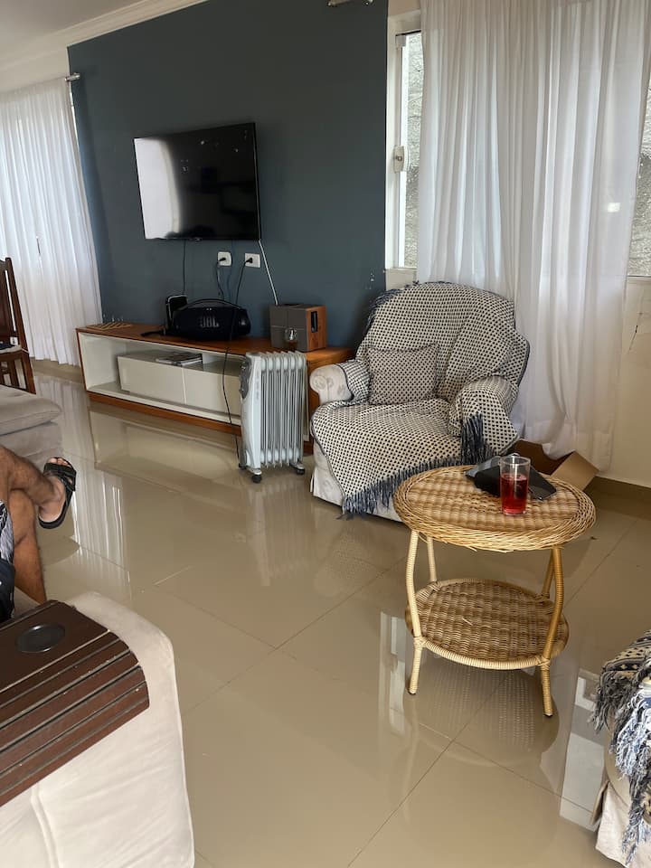 A Casa Acomoda Até 12 Pessoas - Recreio dos Bandeirantes