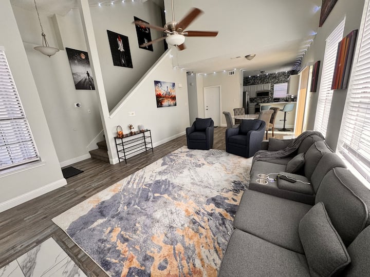 Home In Desoto - Lancaster, TX