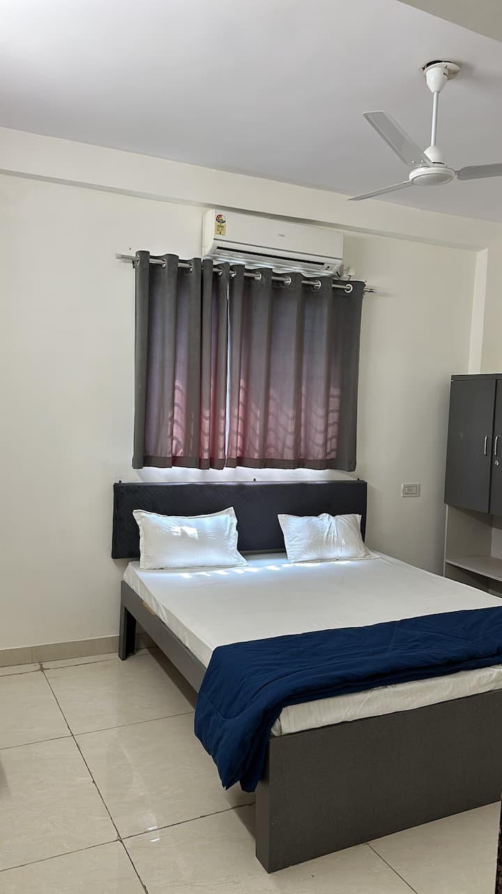 Sdf New City For 16 Person - Ujjain