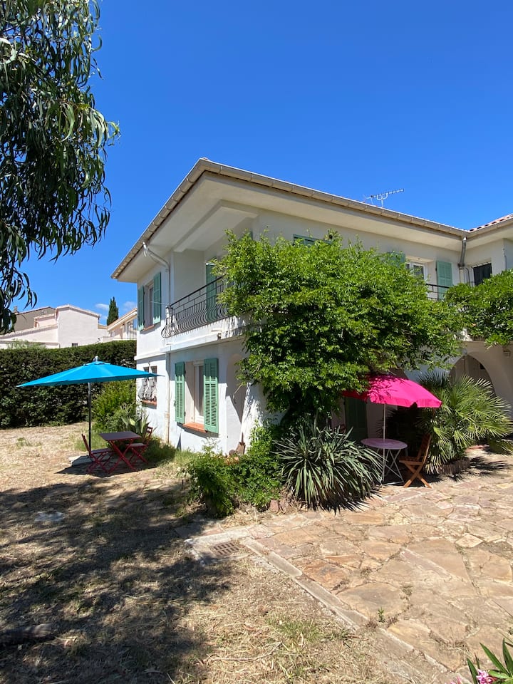 Chez Madou, T1 En Bas De Villa Et Rez De Jardin - Fréjus