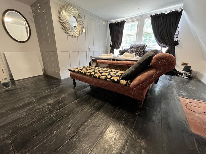 Period Room & Shared Kitchen In Old Town - Hastings