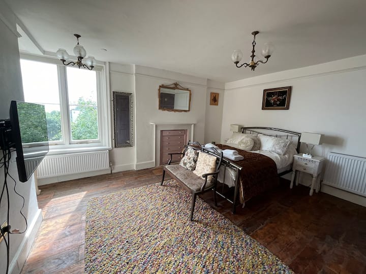 Sea View En-suite Room& Shared Kitchen In Old Town - Hastings