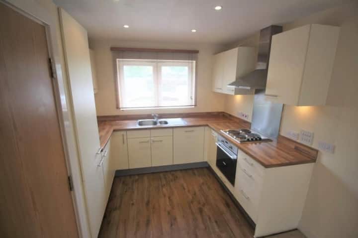 1 Bed Flat In Gated Community - Bromley