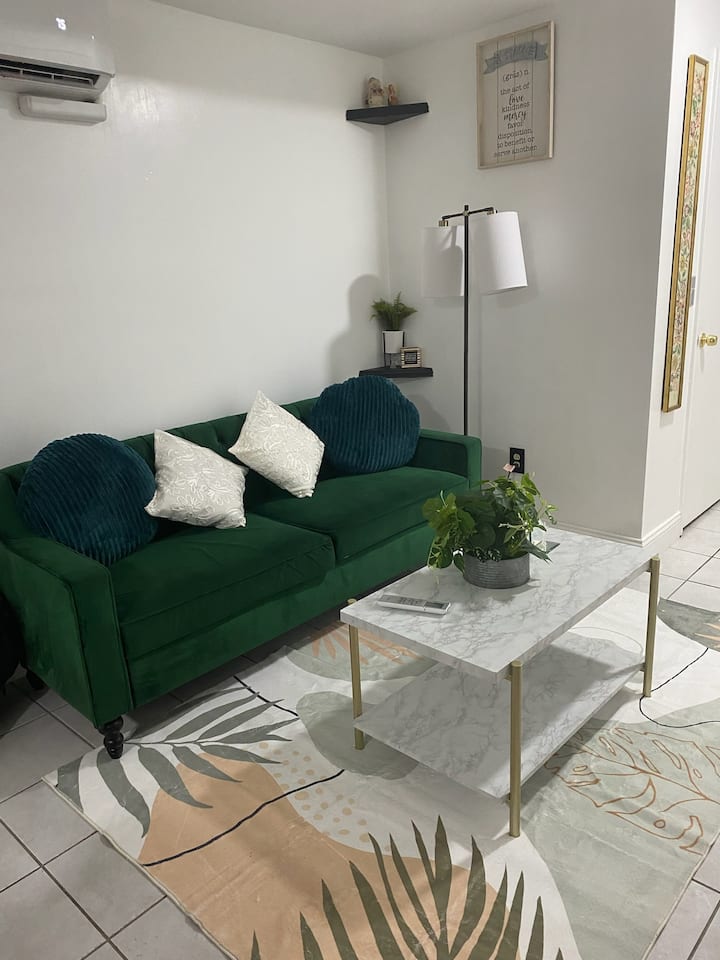 Cozy North Newark Garden Aptment - Newark, NJ