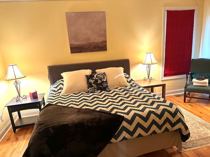 Gateway Room 4 - Fairview, TN