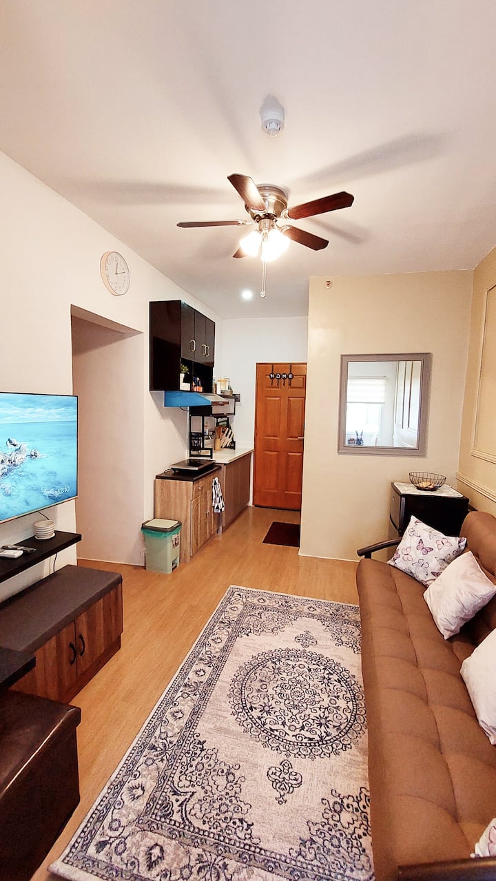 Bright & Stylish 2br Condo Unit - Lapu-Lapu City